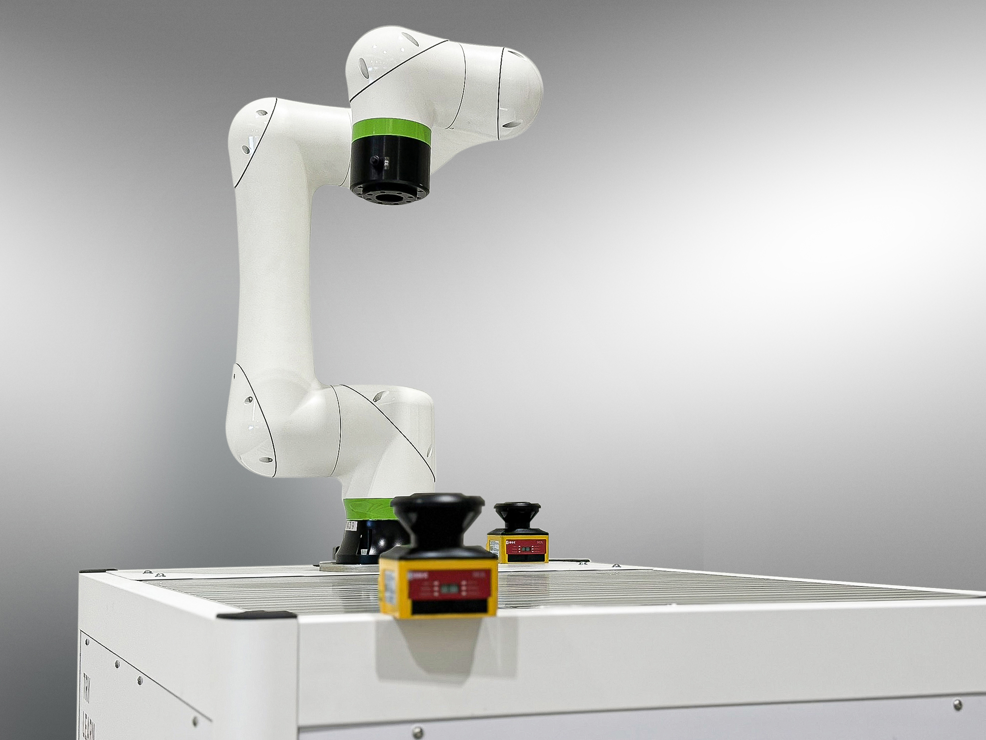 Cobot safety with FANUC and IDEC SE2L series